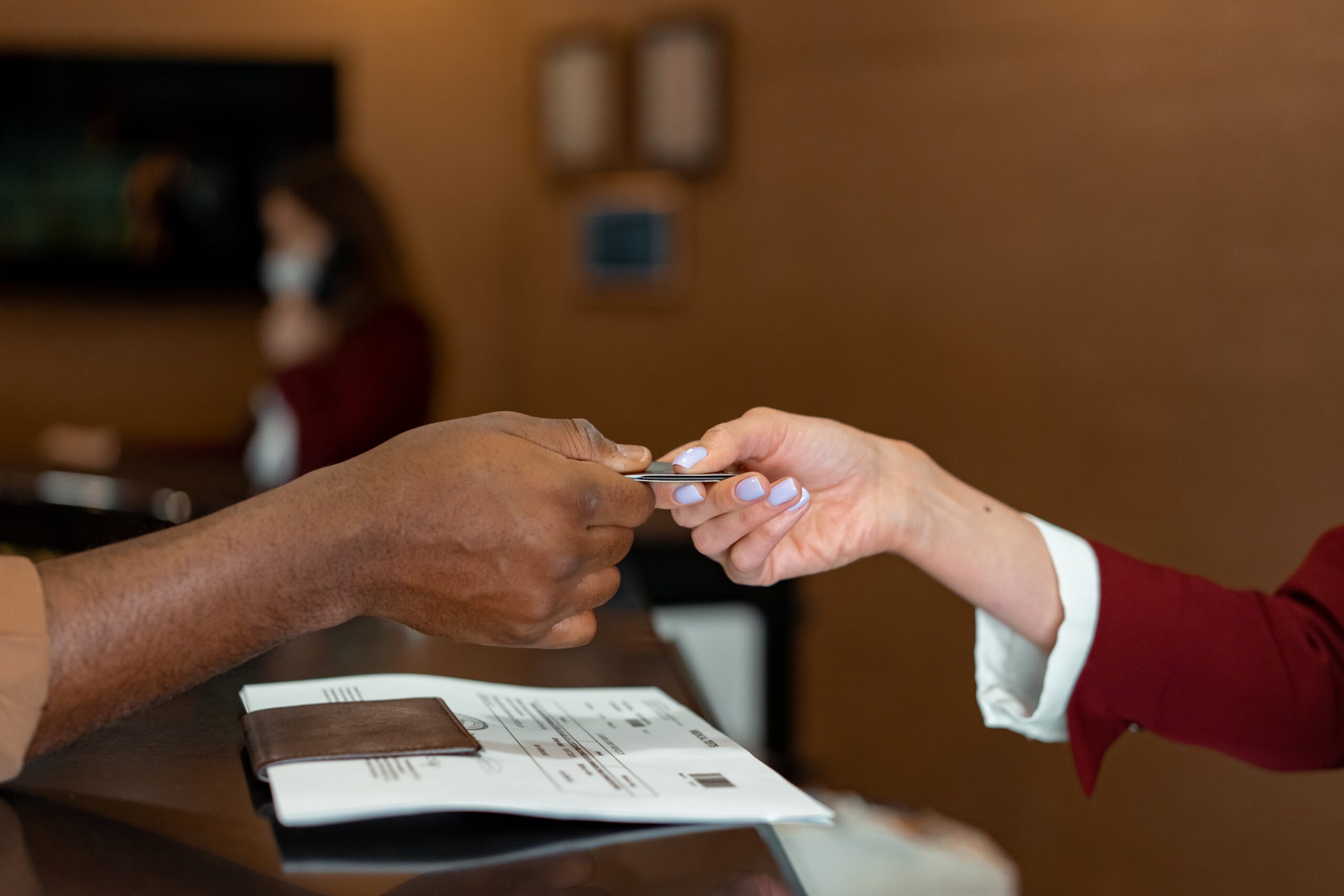 Customer Service vs. Guest Experience: What Hotel Owners Need to Know